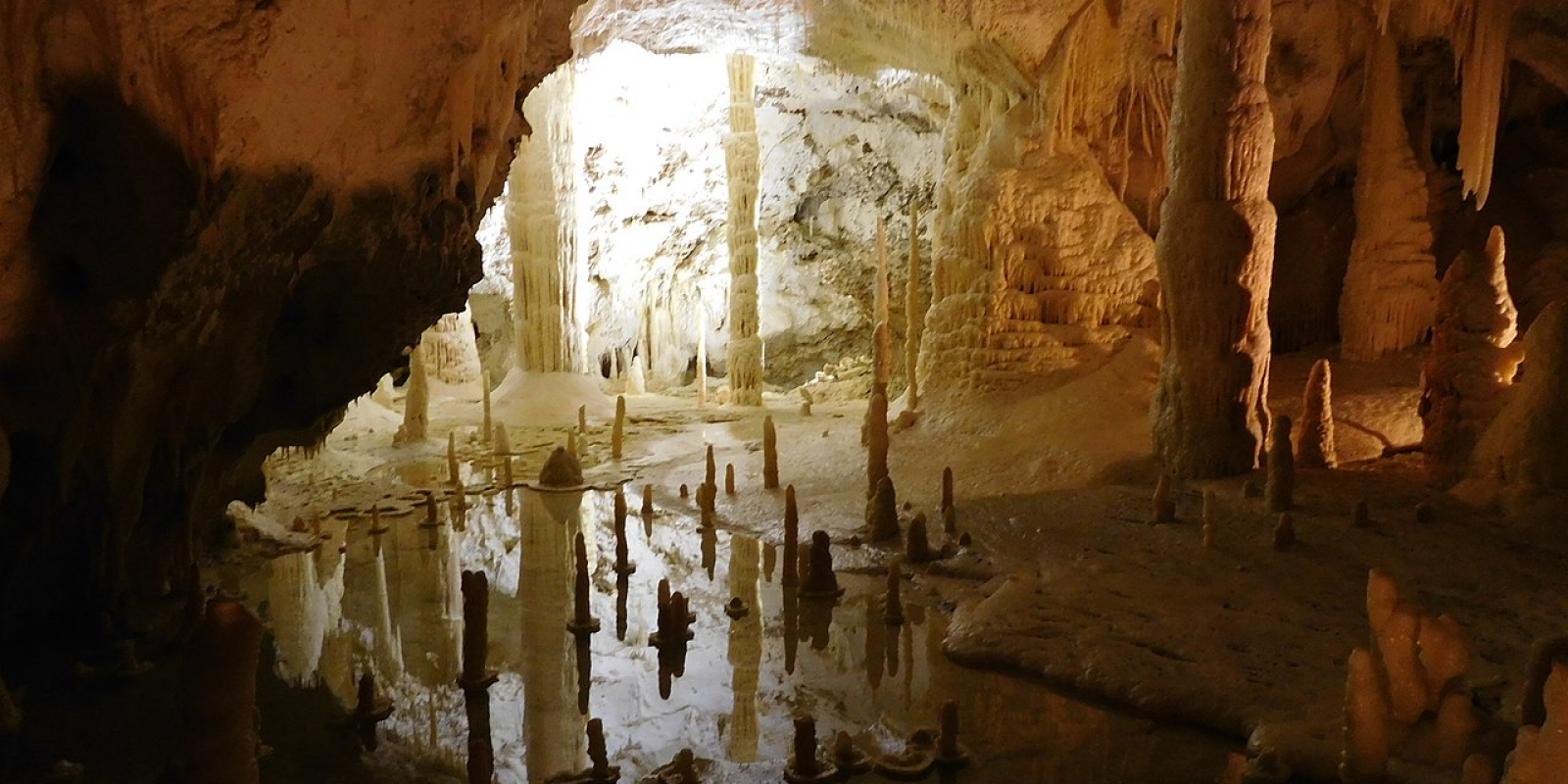 Le Grotte di Frasassi | CRALT Magazine