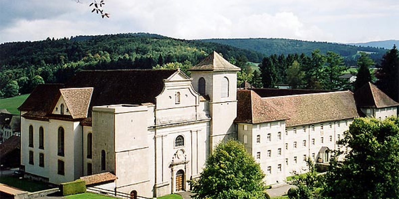 La "Top 10" delle abbazie e monasteri da visitare considerate "mecca ...